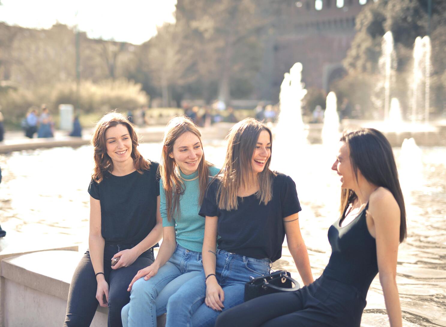 The Art of Small Talk: Navigating Social Interactions in English ...